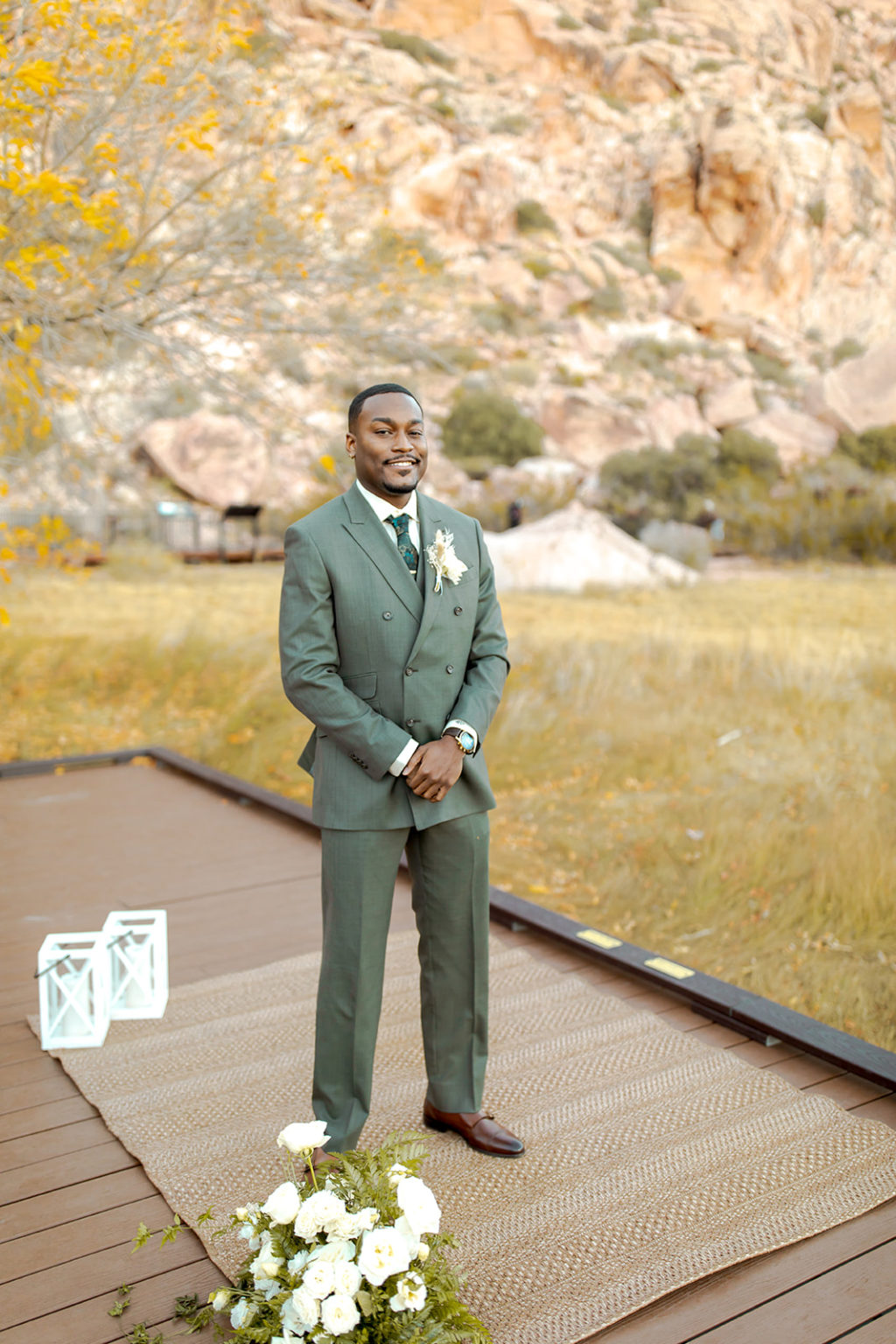 Calico Basin Red Springs Autumn Elopement - emberandstoneevents.com