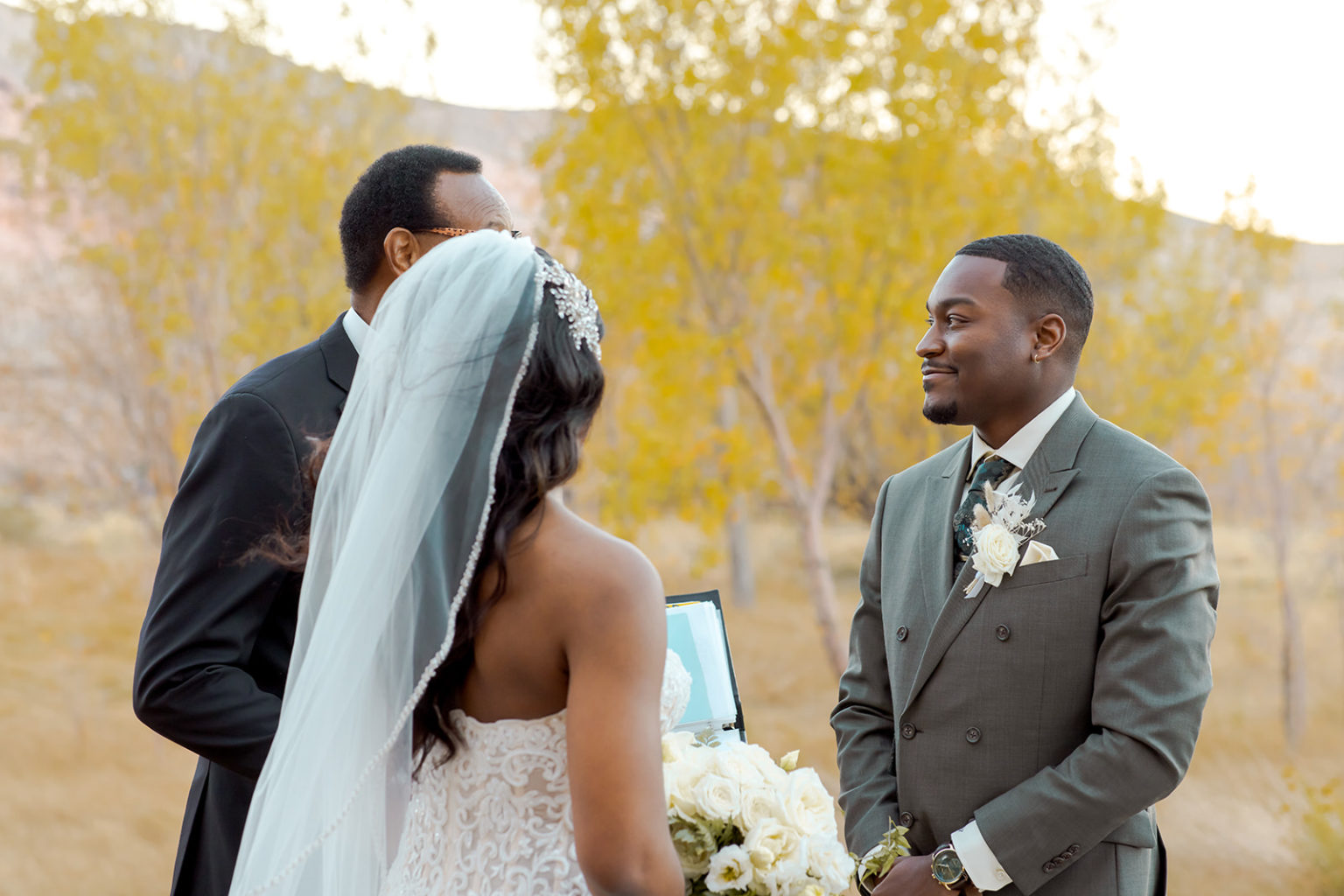 Calico Basin Red Springs Autumn Elopement - emberandstoneevents.com